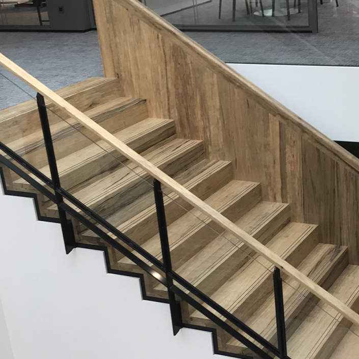 Design trappen - Kuyn Trappen - Ambachtelijke trappen op maat